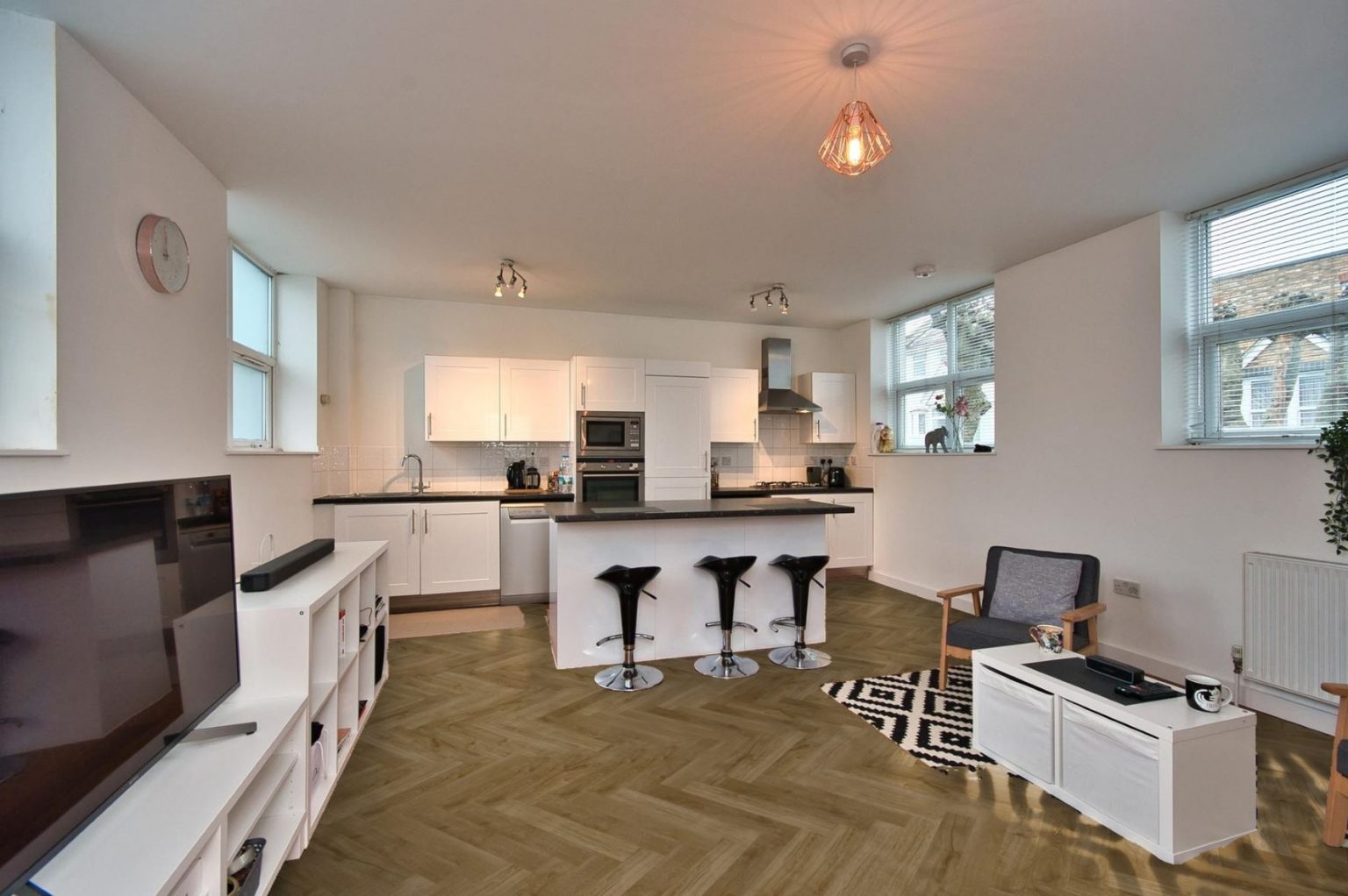 Best Kitchen Flooring UK (2025): LVT, Tile, Wood & More Compared
